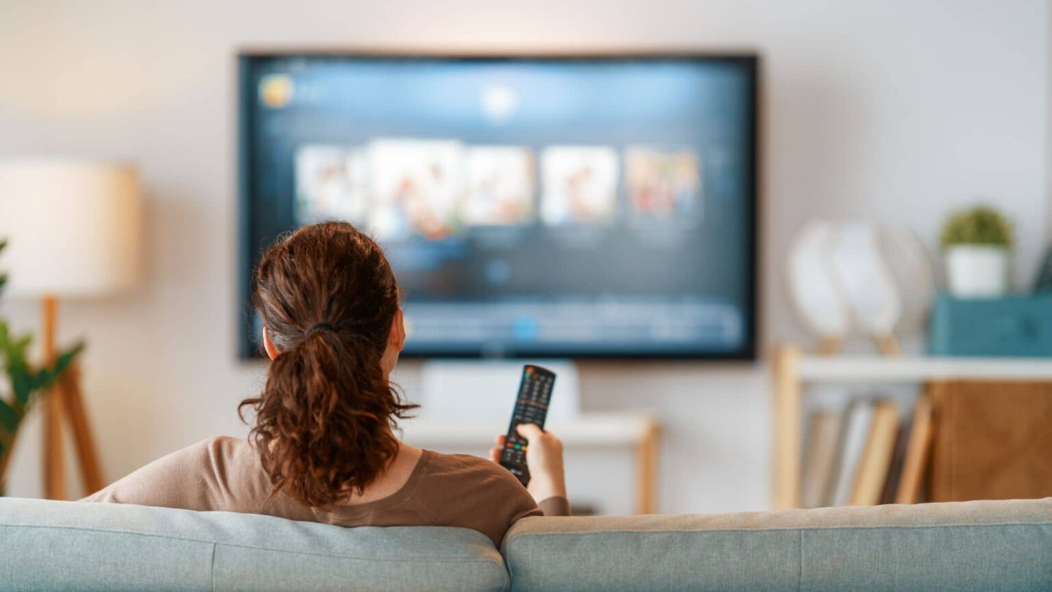 Casal TV, virtual social centre for older people through interactive ...